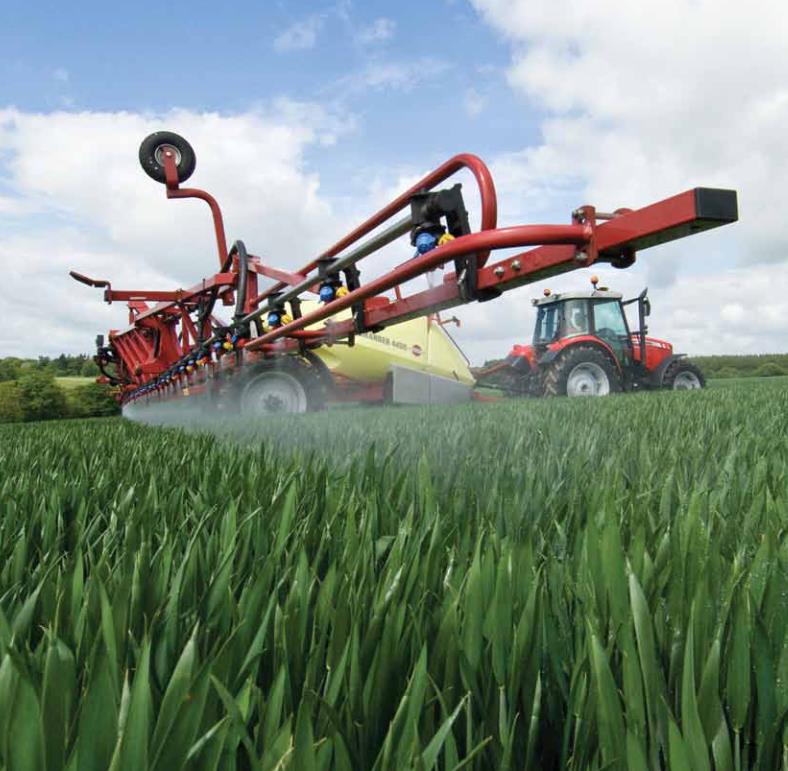 Massey Ferguson MF 5470-4 Edition 4WD Tractor Specs & Dimensions (2011 ...