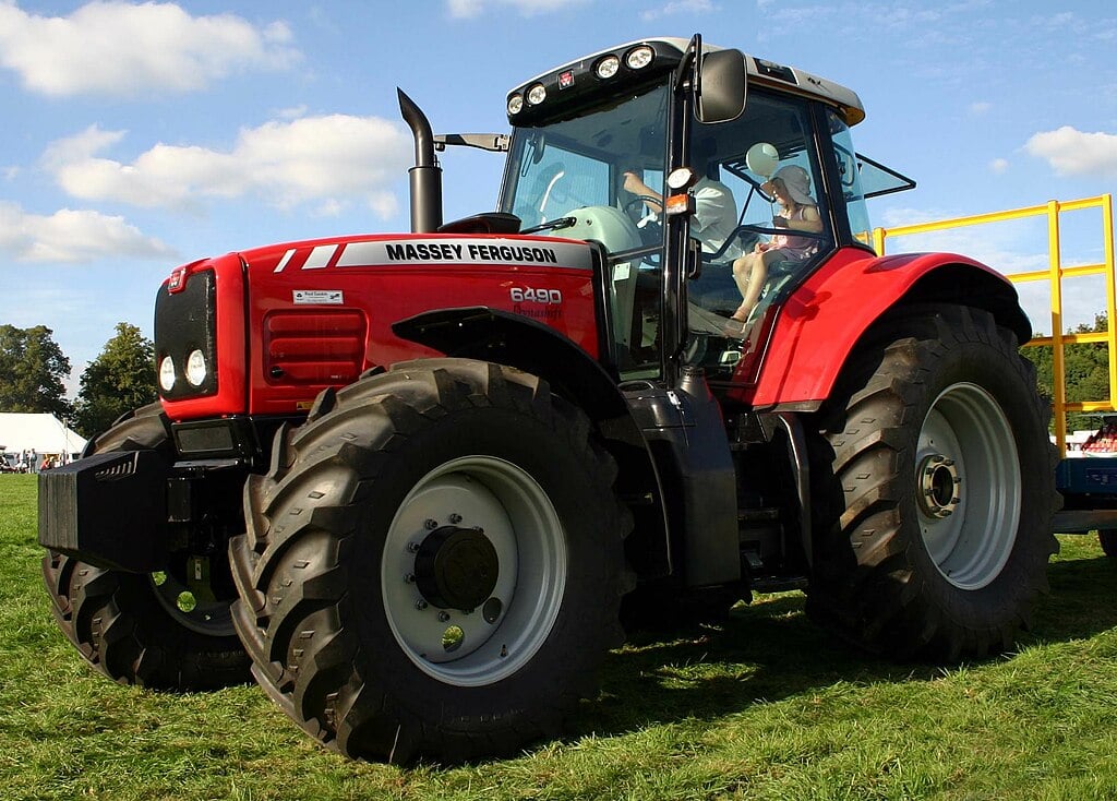 Massey Ferguson MF 6490 STD 4WD Tractor Specs & Dimensions (2004 - 2006 ...