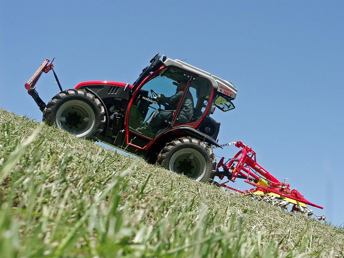 Reform Werke Mounty 110 V 4WD Tractor Specs & Dimensions (2015 - 2021 ...