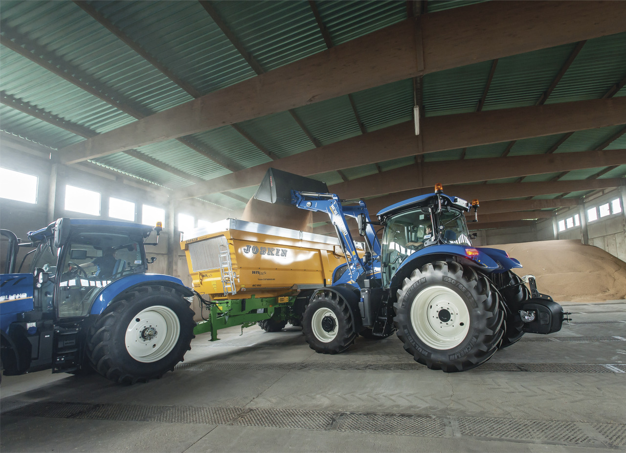 New Holland T7.225 4WD Tractor Specs & Dimensions (2015 - 2020 ...