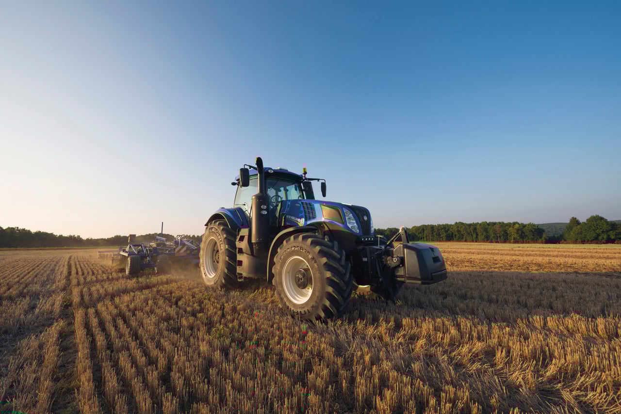 New Holland T8.435 SmartTrax 4WD Tractor Specs & Dimensions (2016 - 2018) | LECTURA Specs