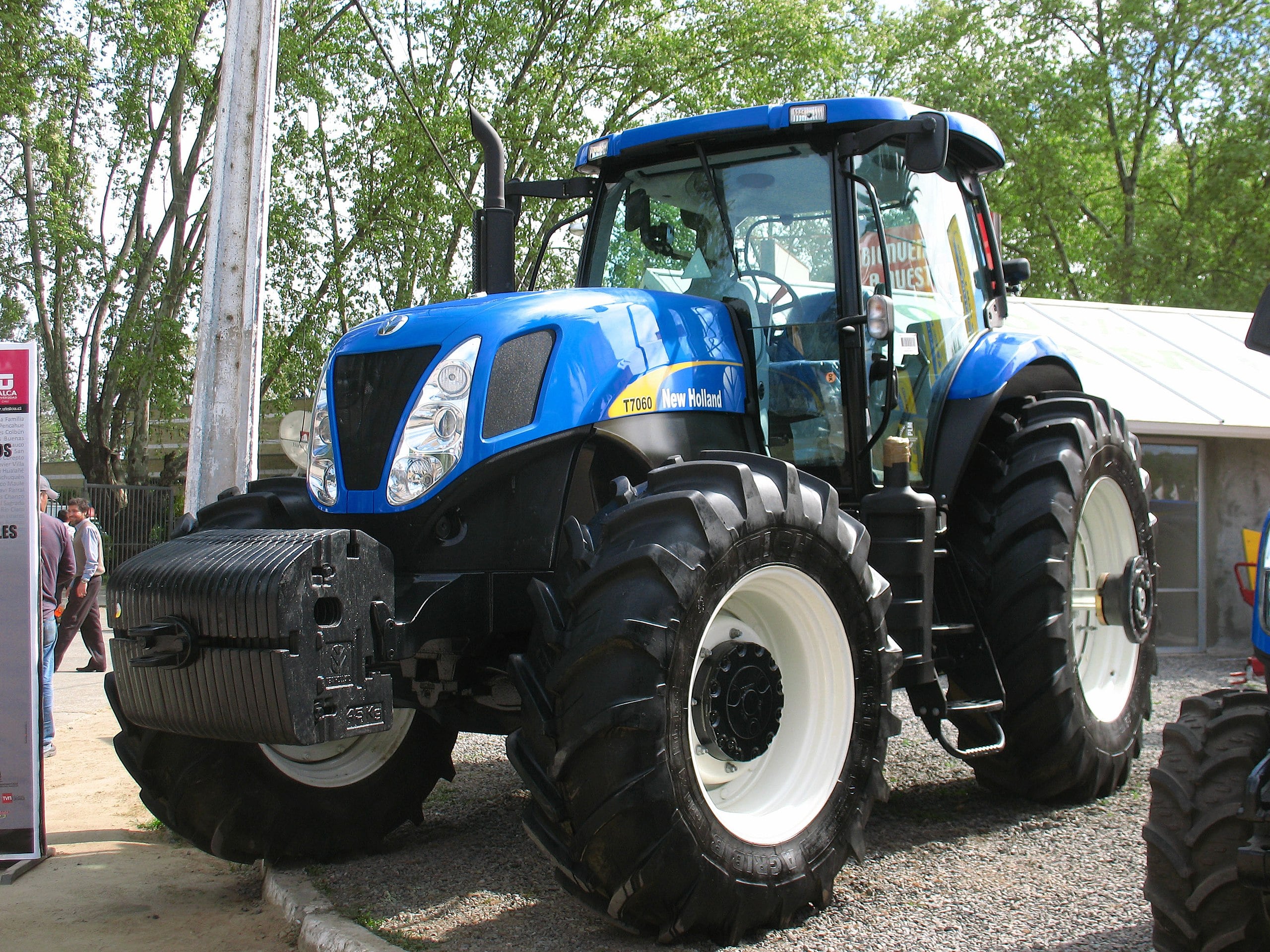 New Holland T7060 4WD Tractor Specs & Dimensions (2018 - 2022 ...