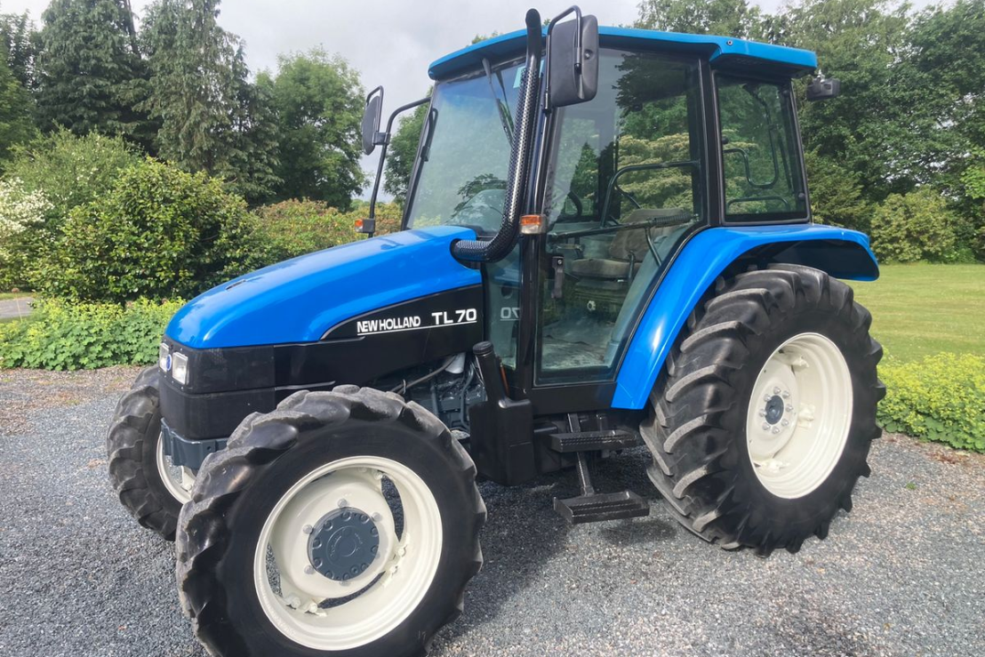 New Holland TL 70 (700) 4WD Tractor Specs & Dimensions (1999 - 2002 ...