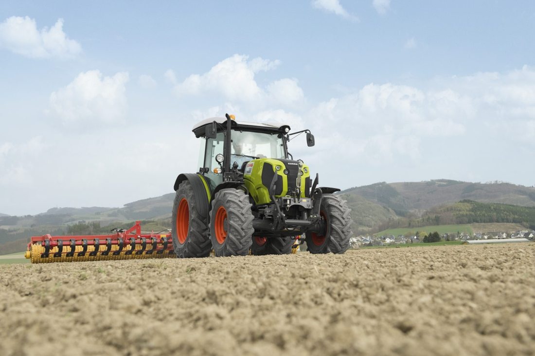Claas Elios 240 4WD Tractor Specs & Dimensions (2014 - 2017) | LECTURA ...