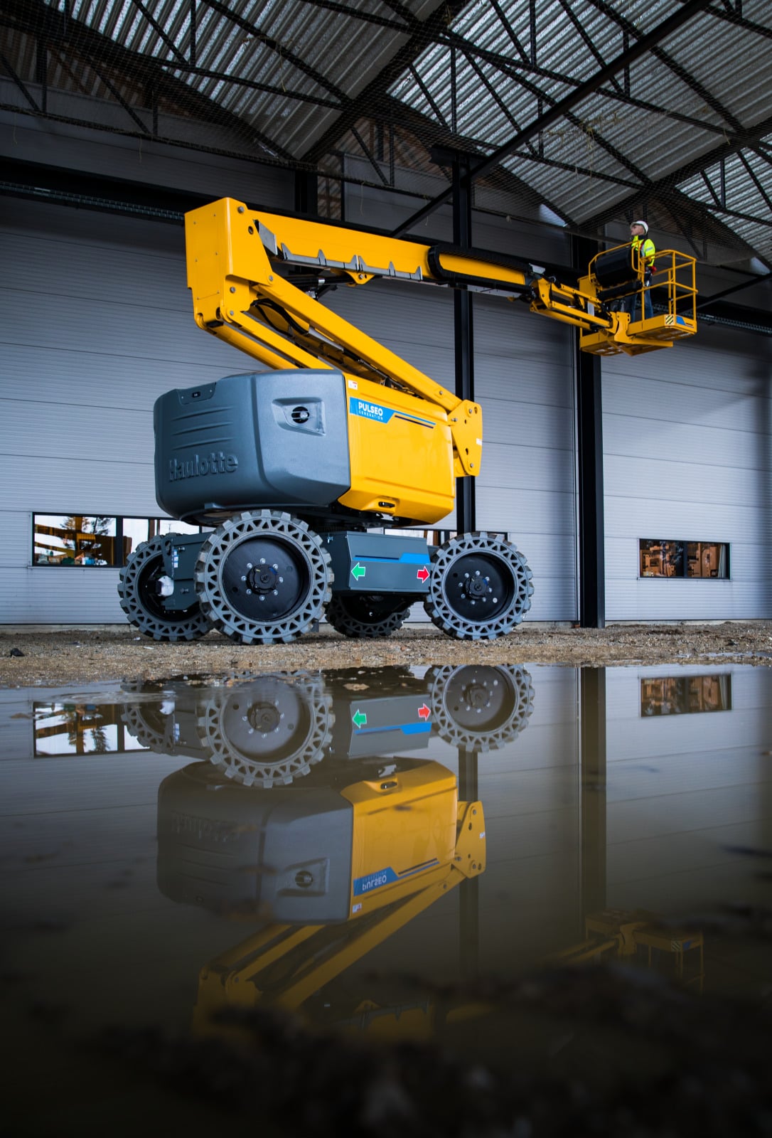 Haulotte HA61 LE PRO Specs & Dimensions (2019 - 2025) | Wheeled Articulating Boom Lifts ...