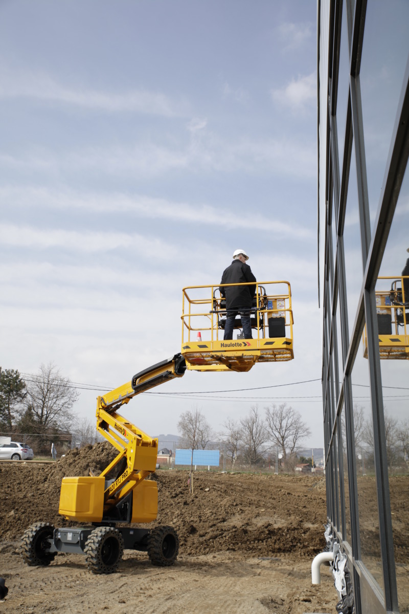 Haulotte HA61 RTJ PRO Specs & Dimensions (2019 - 2025) | Wheeled Articulating Boom Lifts ...