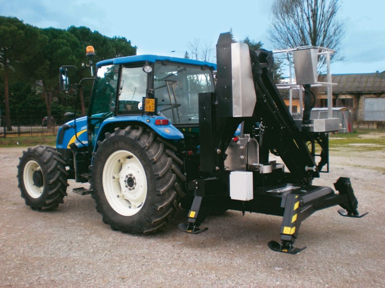 Comet X Tractor Specs (2017 - 2025) | Trailer Mounted Articulating Boom ...