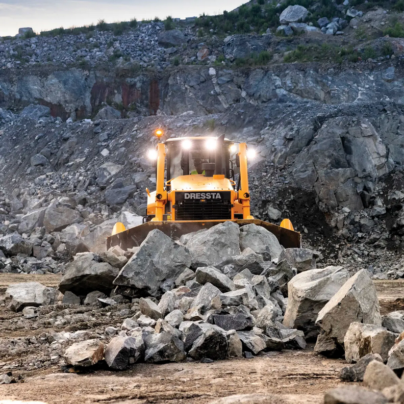 Dressta TD 25M Specifications & Technical Data (2023-2025) | LECTURA Specs