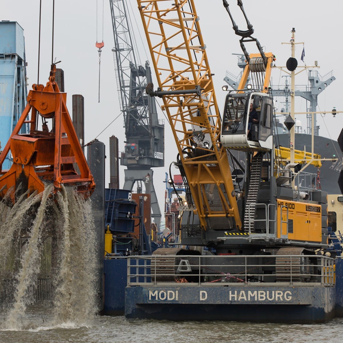 Liebherr HS 8100.1 crane - load chart, specs & dimensions (2020 - 2025 ...