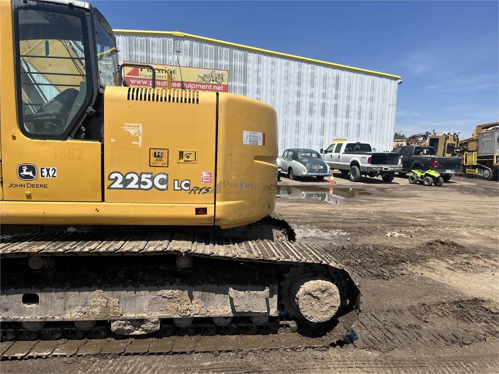 John Deere Construction 225C excavator specs & dimensions (2007 - 2021 ...