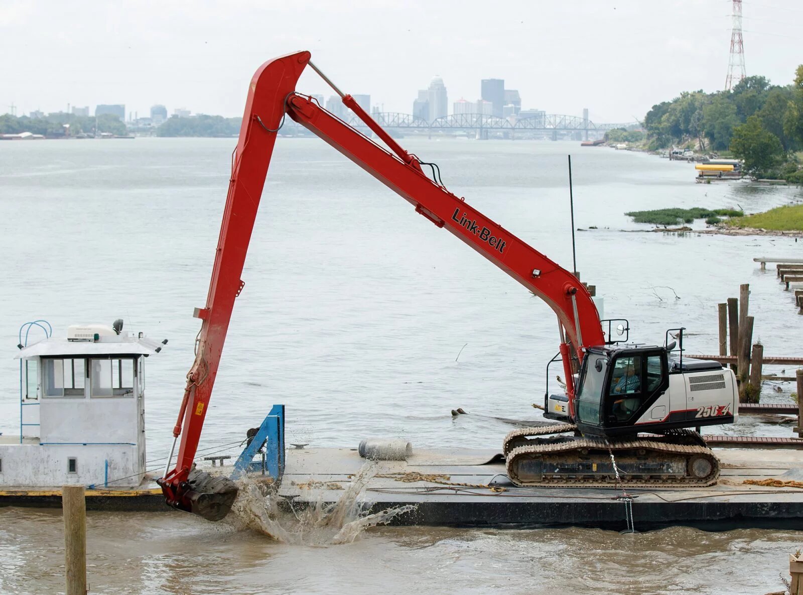 Link-Belt 250 X4 Long Front excavator specs & dimensions (2019 - 2025 ...