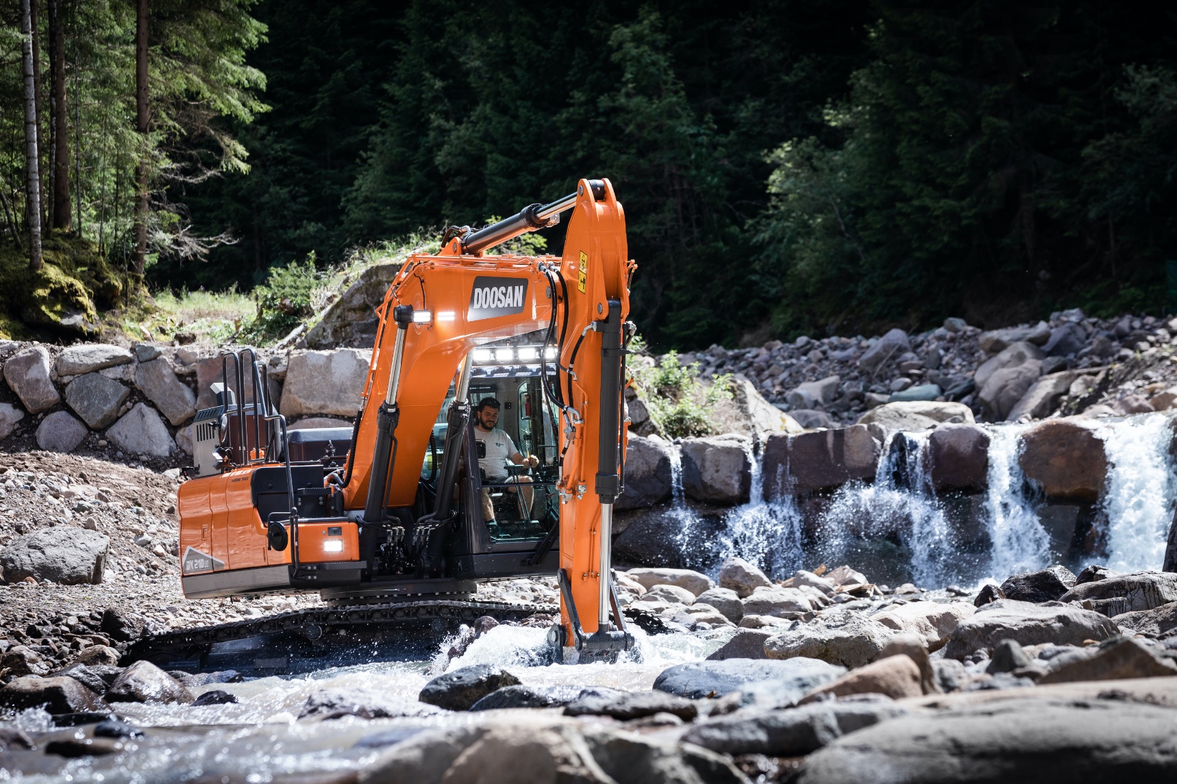 Doosan DX210-7 excavator specs & dimensions (2021 - 2023) | Diggers ...