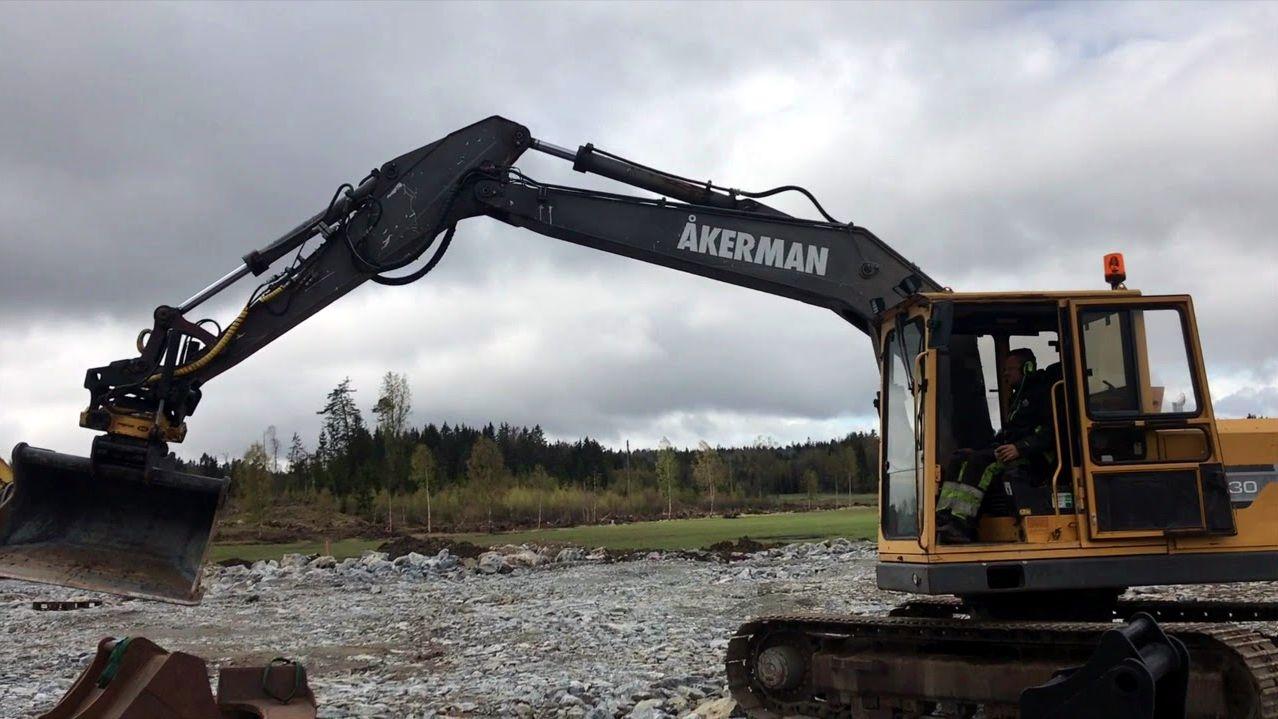 Akerman-Volvo EC 130 C excavator specs (1996 - 1998) | Diggers ...