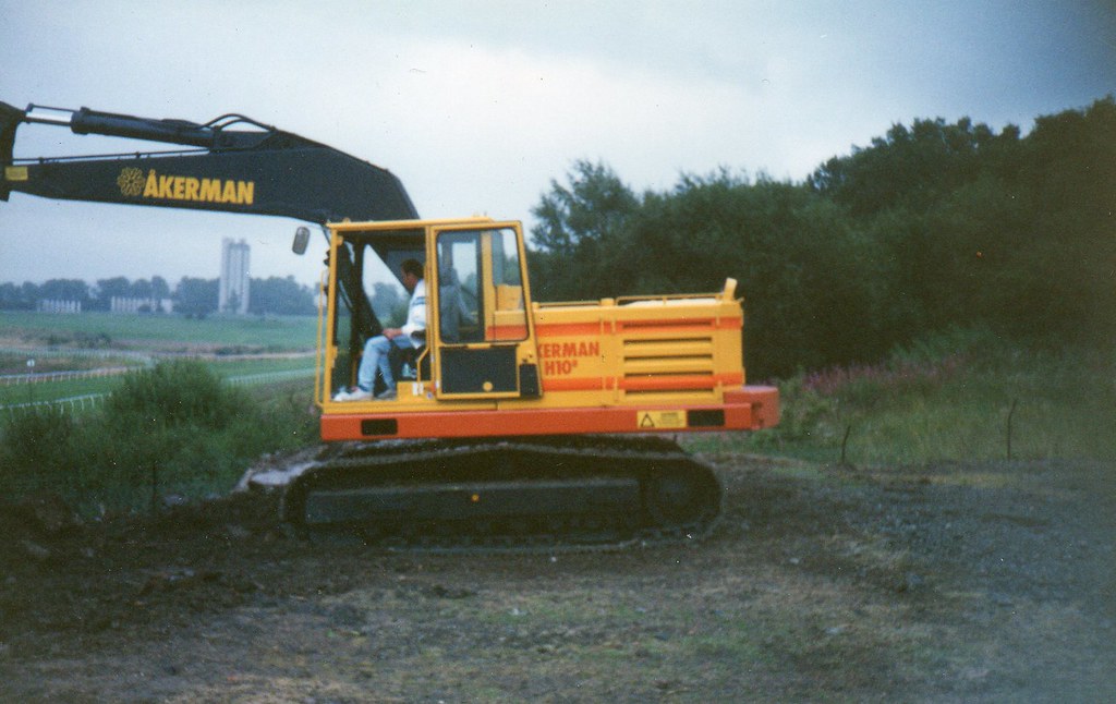 Akerman-Volvo H10MB excavator specs & dimensions (1992 - 2025 ...