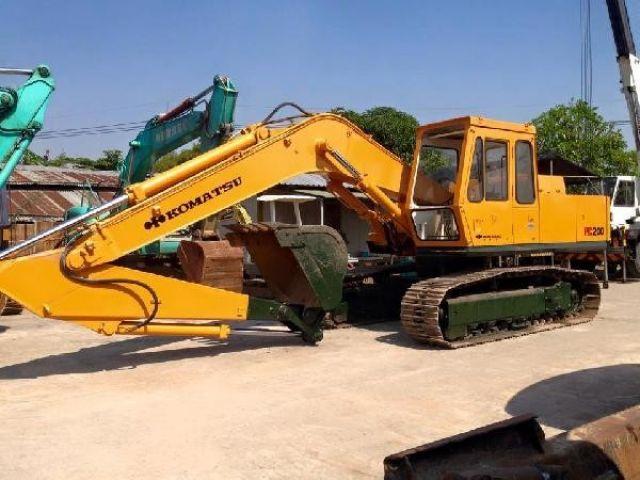 Komatsu PC200LC-2 excavator specs & dimensions (1984 - 1988) | Diggers ...