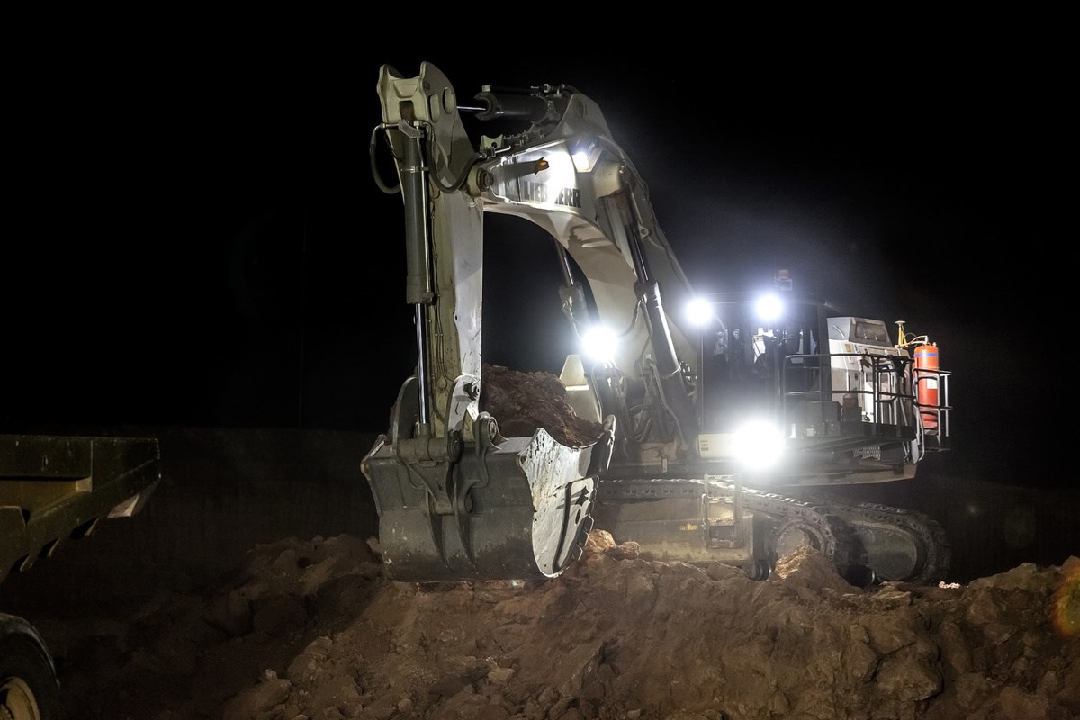 Liebherr R 9100 B excavator specs & dimensions (2019 - 2025) | Diggers ...