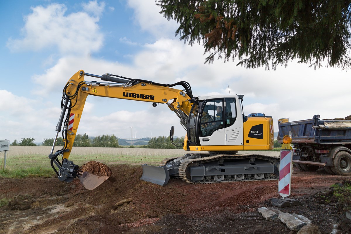 Liebherr R 920 Compact excavator specs & dimensions (2017 - 2019 ...