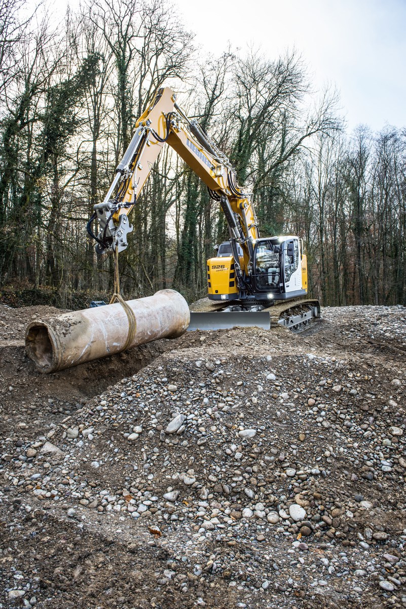 Liebherr R 926 Compact Litronic excavator specs & dimensions (2019 ...