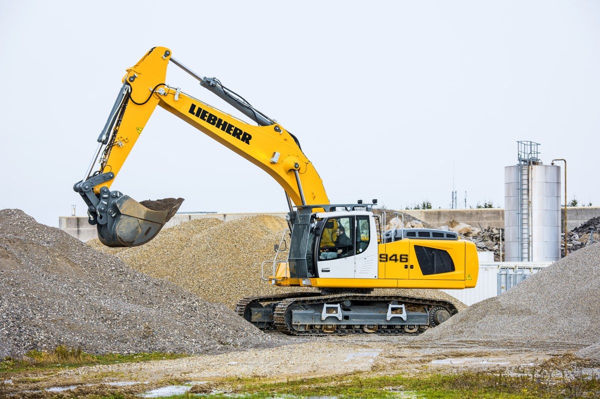 Liebherr R 946 excavator specs & dimensions (2015 - 2019) | Diggers ...