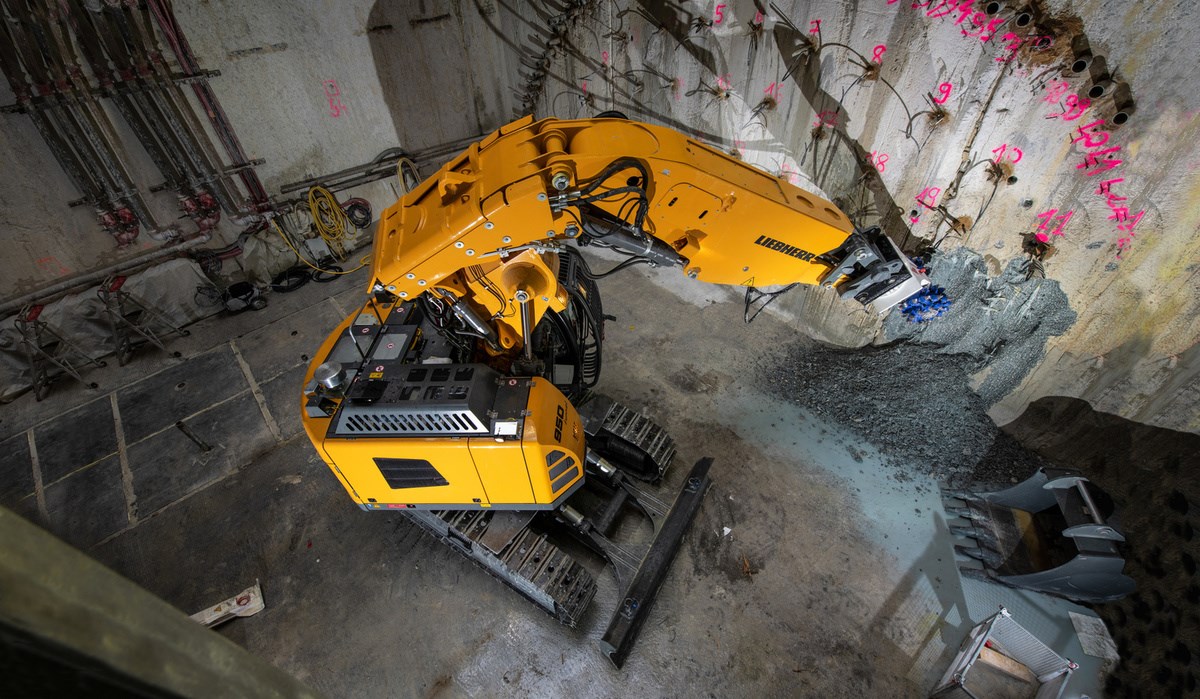 Liebherr R 950 Tunnel Litronic excavator specs & dimensions (2019 ...