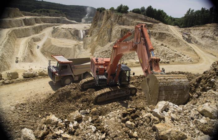 Hitachi ZX670LCH-5B excavator specs (2013 - 2018) | Diggers | LECTURA Specs