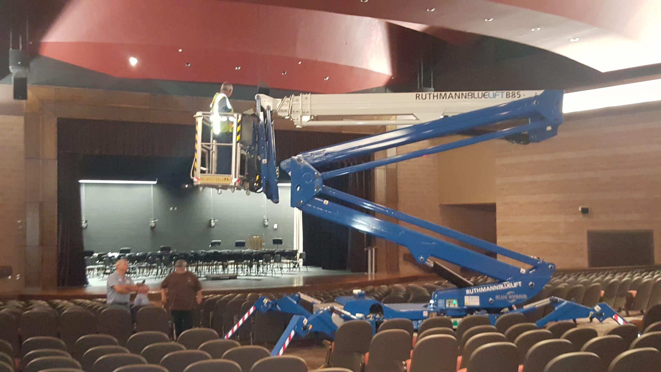 Ruthmann BLUELIFT B85 Specs (2022 - 2025) | Crawler Telescopic Boom ...