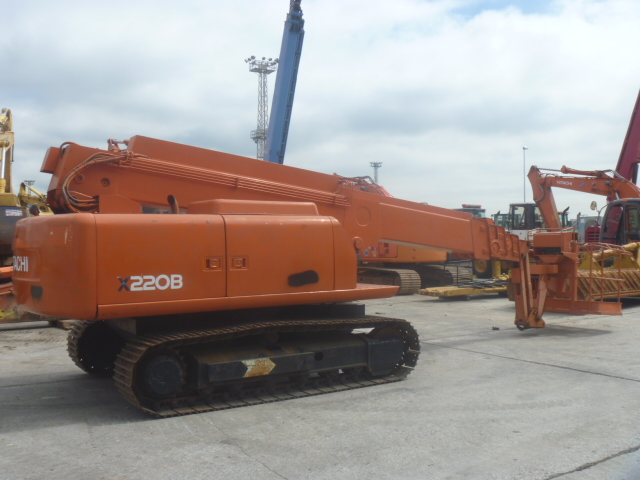 Hitachi HX 220 B Specs & Dimensions (2018 - 2025) | Crawler Telescopic ...