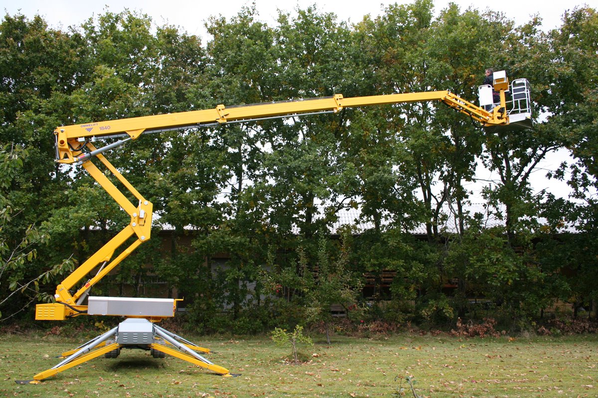 OMMELIFT Omme 18.40RXBJ Specs & Dimensions (2014 - 2017) | Crawler ...