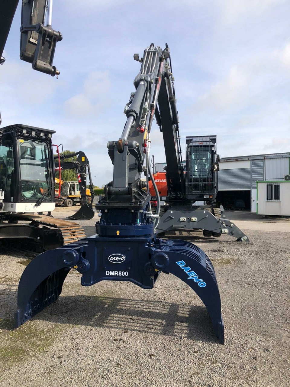 Daemo DMR 800 Specifications & Technical Data (2020-2025) | LECTURA Specs