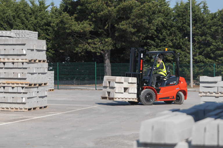 Manitou MI 25 D diesel forklift specs & dimensions (2021 - 2026) | Lift ...
