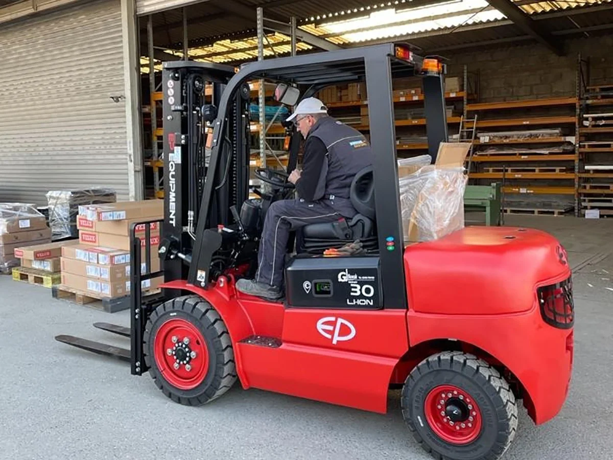 EP EFL302 electric forklift specs & dimensions (2024 - 2025) | Lift trucks | LECTURA Specs