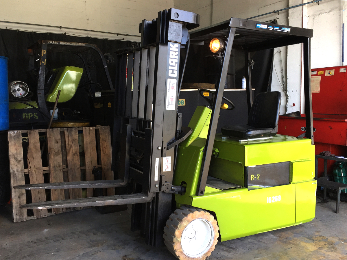 Clark TM 17 electric forklift specs & dimensions (1987 - 1996) | Lift ...