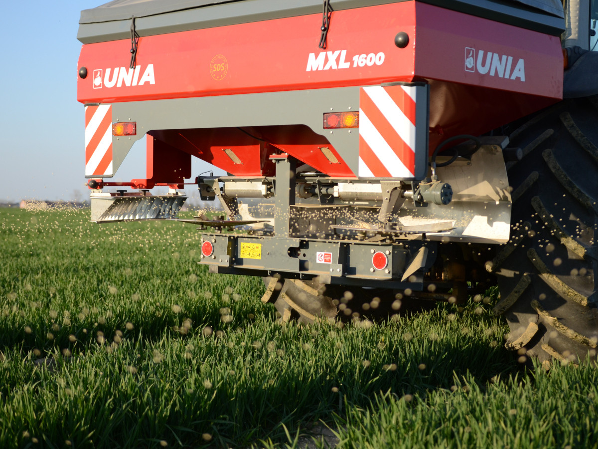 Unia MXL 1600 Premium Specifications & Technical Data (2024-2025 ...