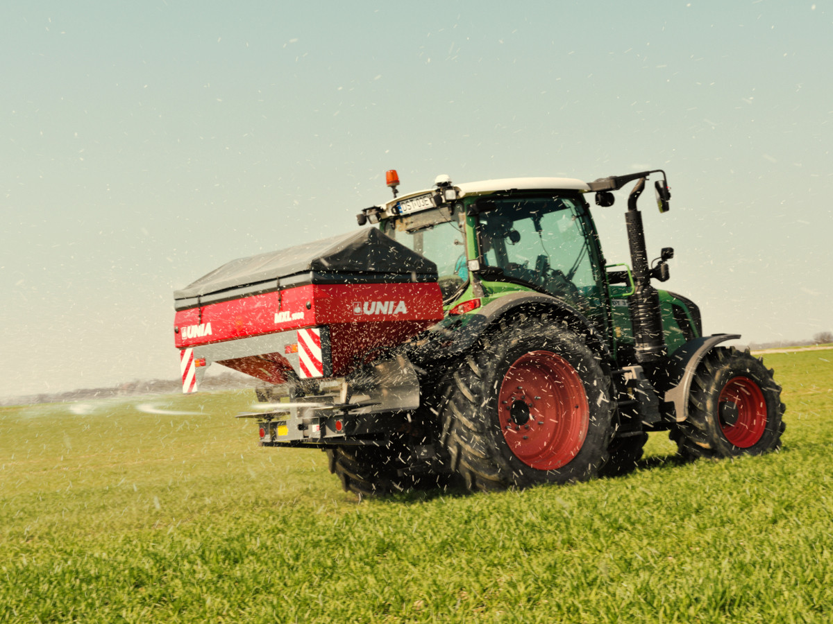 Unia MXL 1600 Premium Specifications & Technical Data (2024-2025 ...