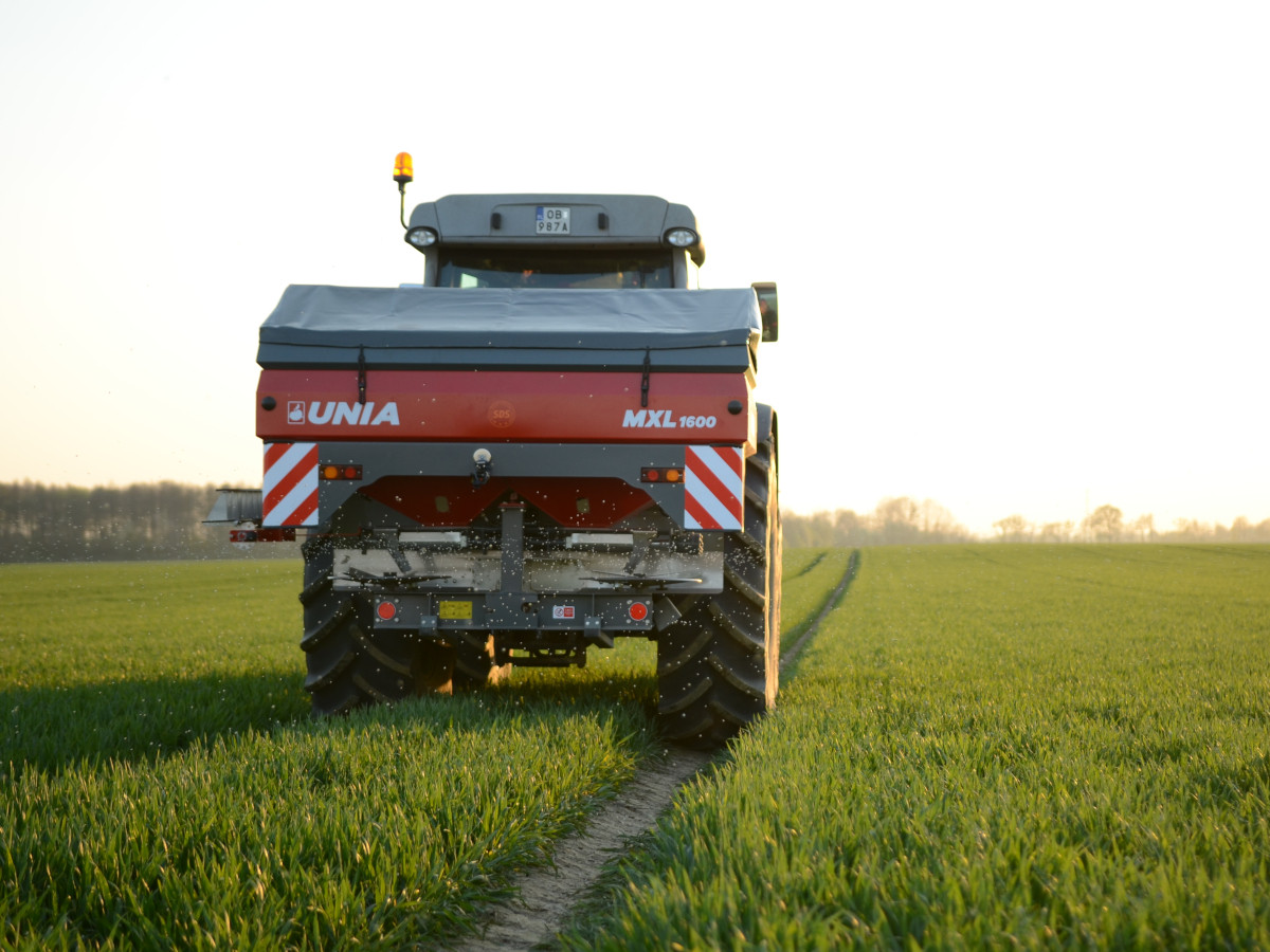 Unia MXL 1600 Specifications & Technical Data (2024-2025) | LECTURA Specs