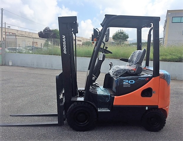 Doosan D20S-7 diesel forklift specs & dimensions (2017 - 2021) | Lift trucks | LECTURA Specs