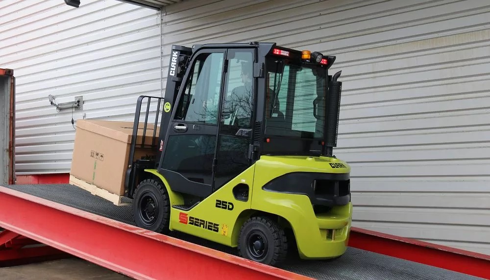 Clark S 25 D diesel forklift specs & dimensions (2018 - 2022) | Lift ...