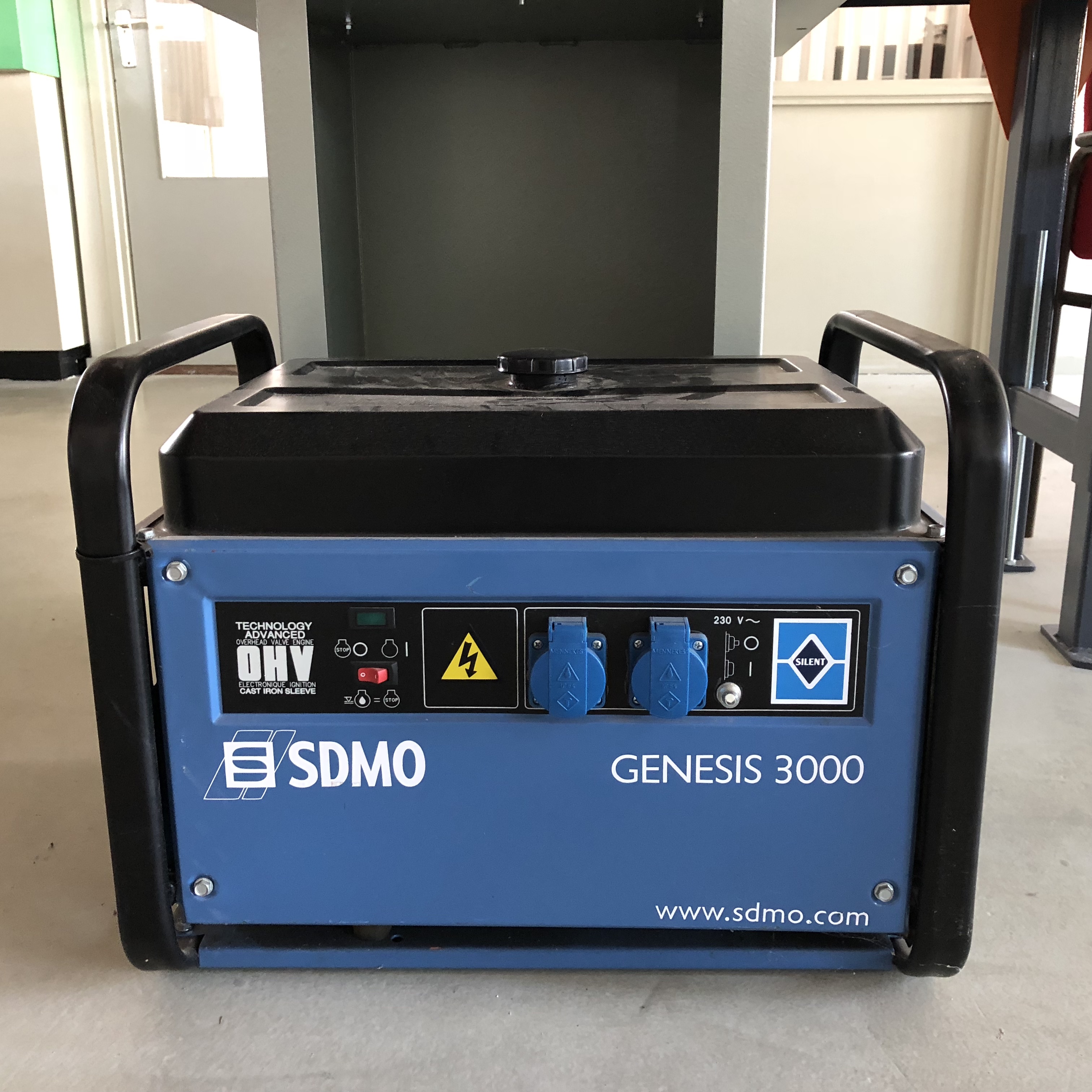 SDMO Genesis 3000 Specifications & Technical Data (2001-2005) | LECTURA ...