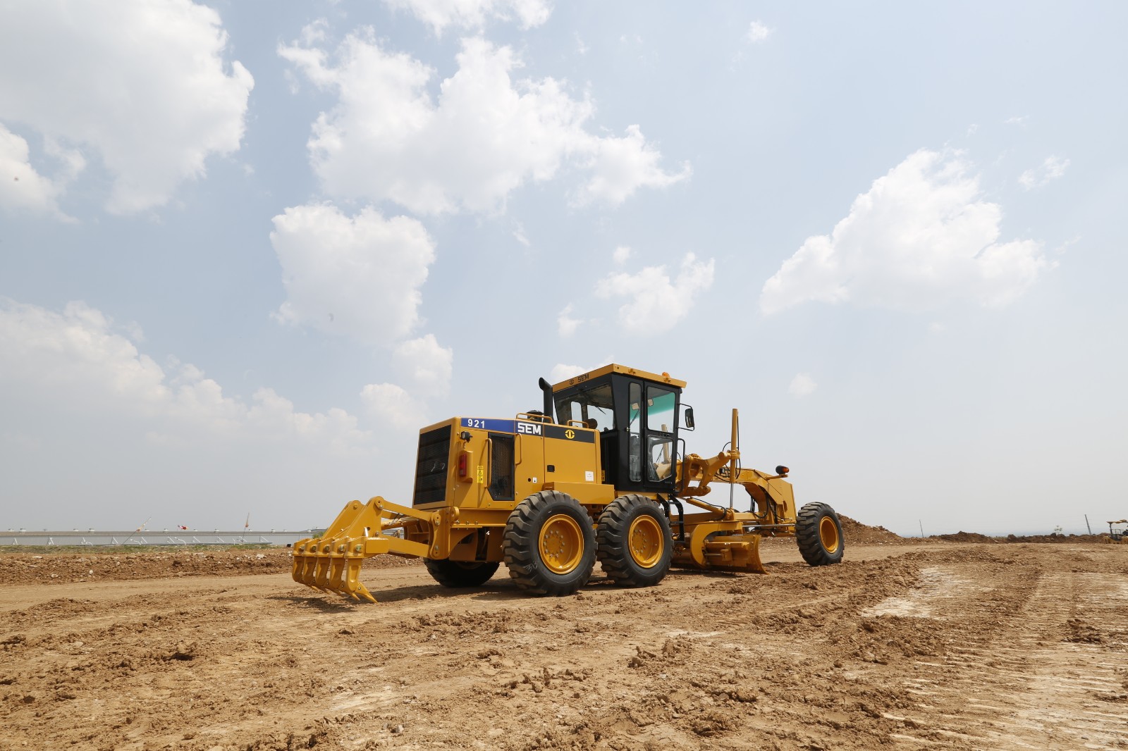 SEM 921 Specifications & Technical Data (2020-2025) | LECTURA Specs