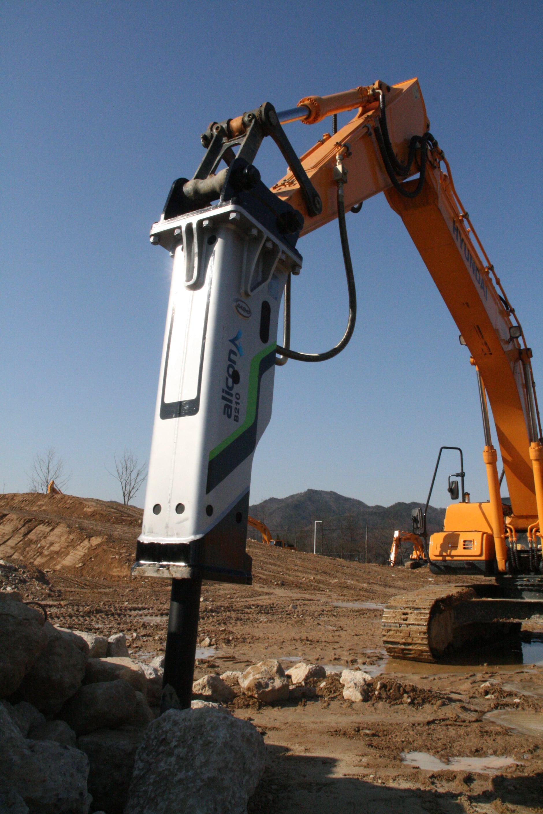 Daemo B210 Specifications & Technical Data (2017-2025) | LECTURA Specs