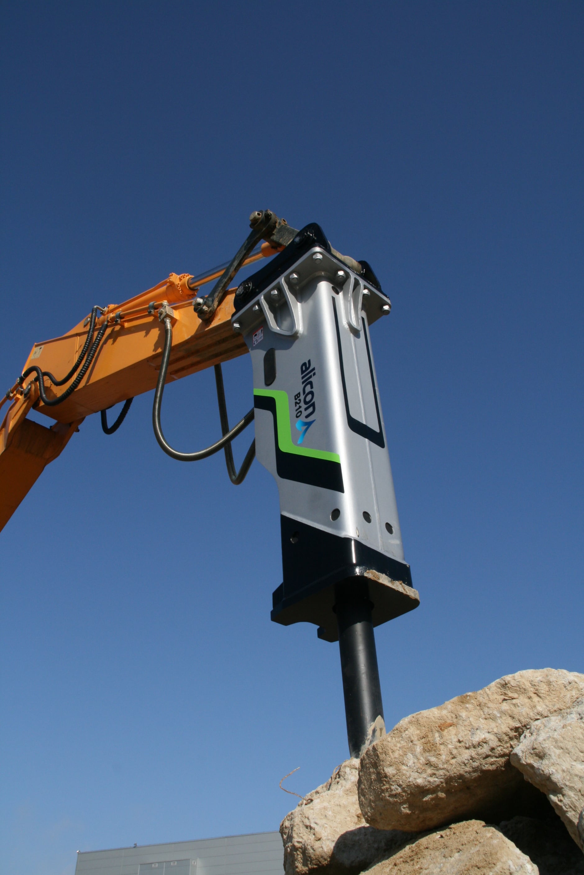 Daemo B210 Specifications & Technical Data (2017-2025) | LECTURA Specs