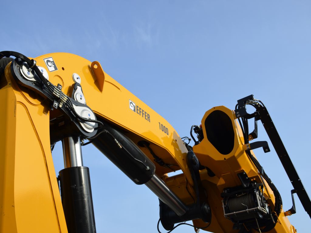 Effer 1000 - 8S Specifications & Technical Data (2021-2025) | LECTURA Specs