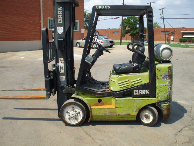 Clark CGC 25 LPG forklift specs & dimensions (1997 - 2003) | Lift ...