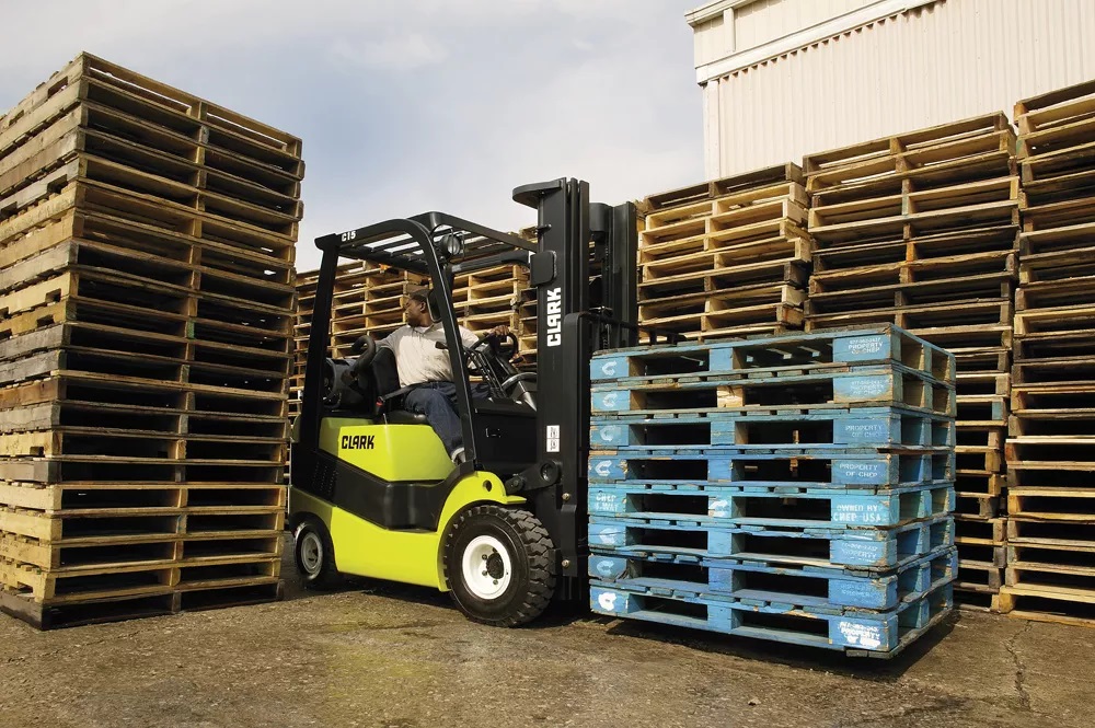 Clark C15L LPG forklift specs & dimensions (2019 - 2025) | Lift trucks ...
