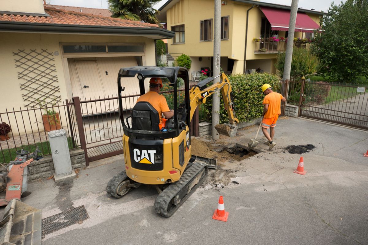 Caterpillar 301.7 CR excavator specs & dimensions (2019 - 2025 ...