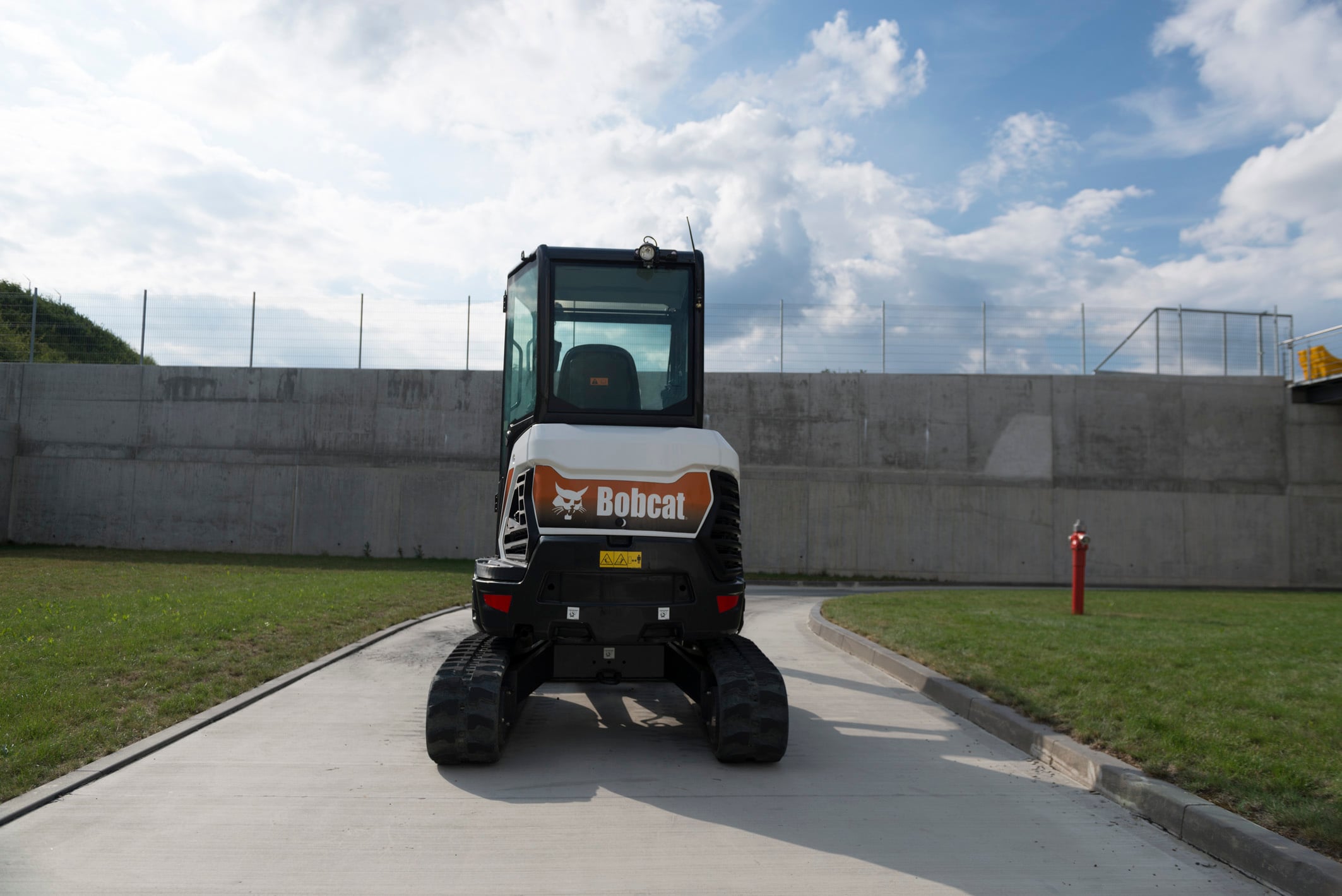 Bobcat E27z excavator specs & dimensions (2018 - 2025) | Diggers ...