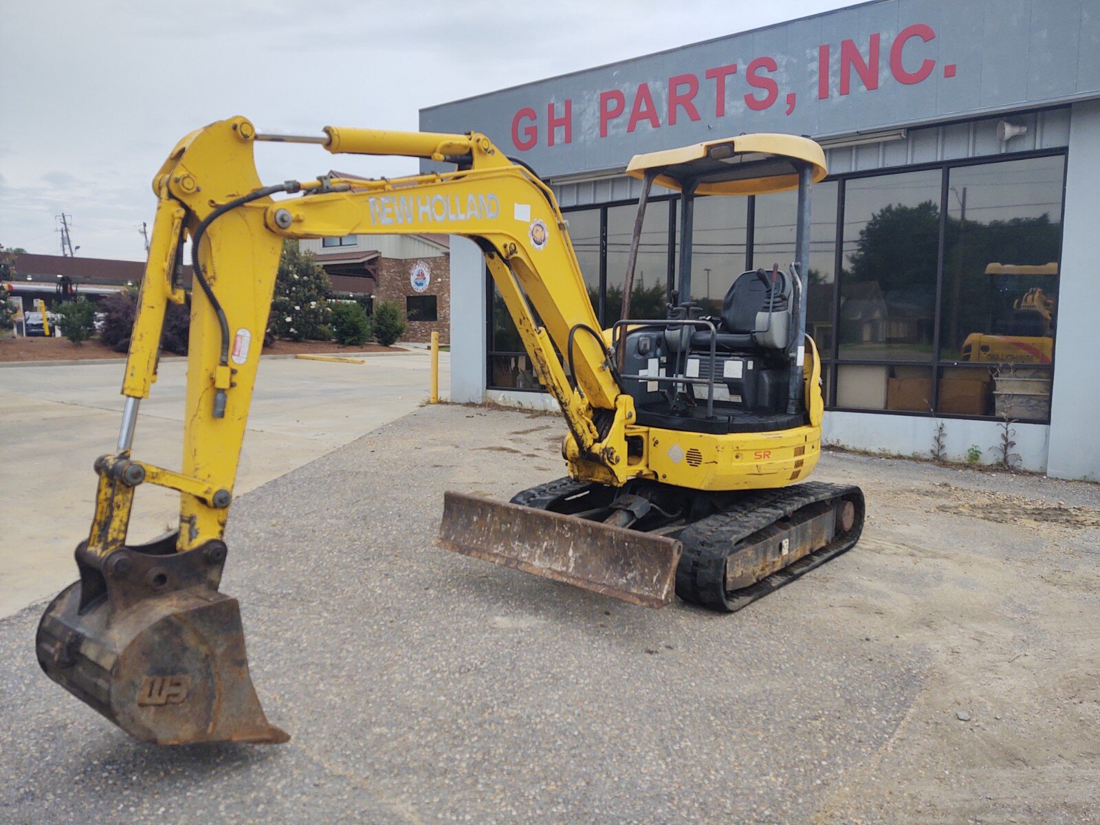 New Holland EH30.B excavator specs (2005 - 2025) | Diggers | LECTURA Specs