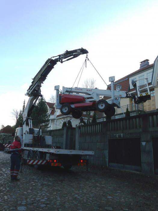 Dino Lift Rhino 240 RXT Specs (2004 - 2014) | Wheeled Articulating Boom ...