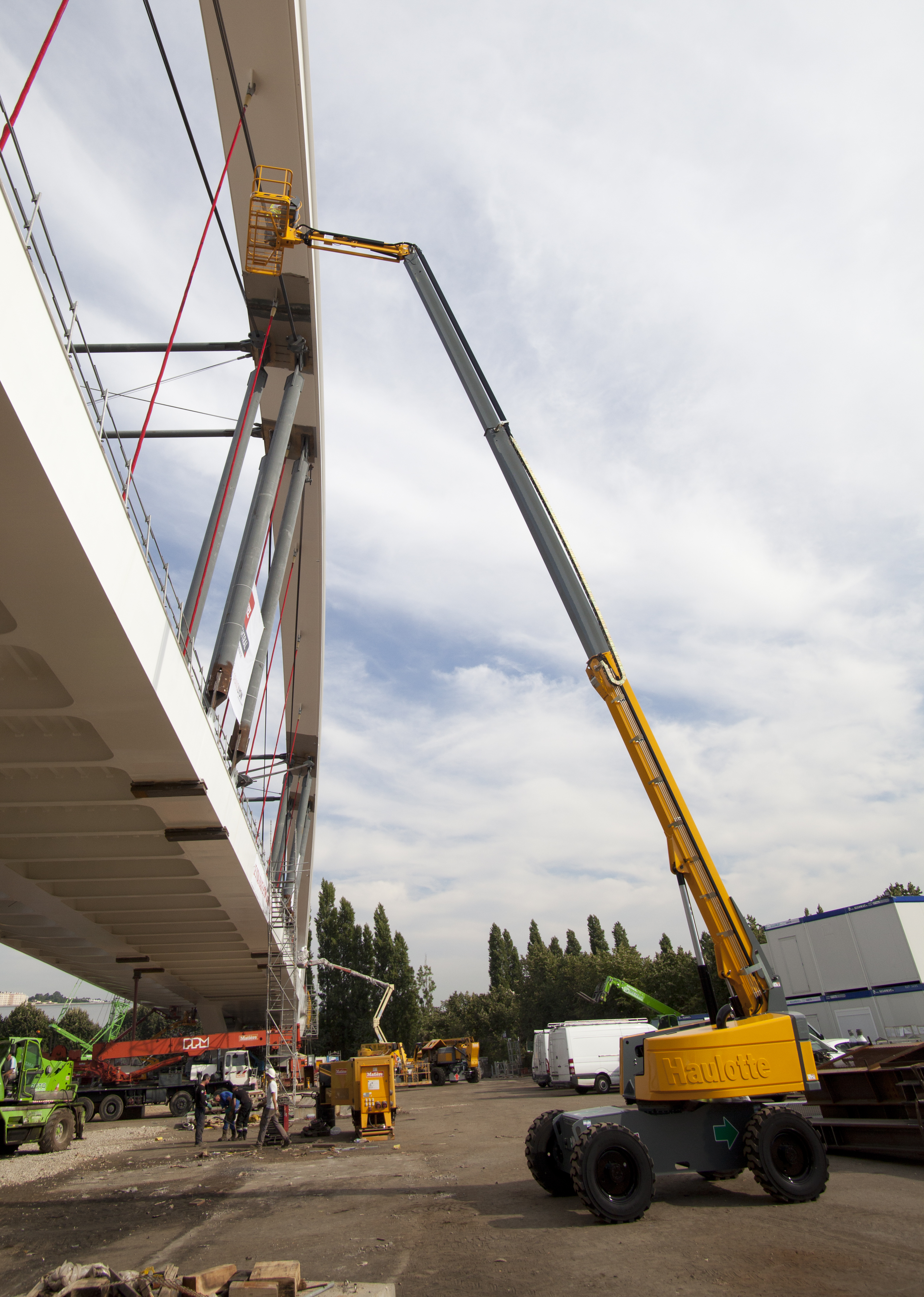 Haulotte HT23 RTJ O Specs & Dimensions (2013 - 2025) | Wheeled Telescopic Boom Lifts | LECTURA Specs