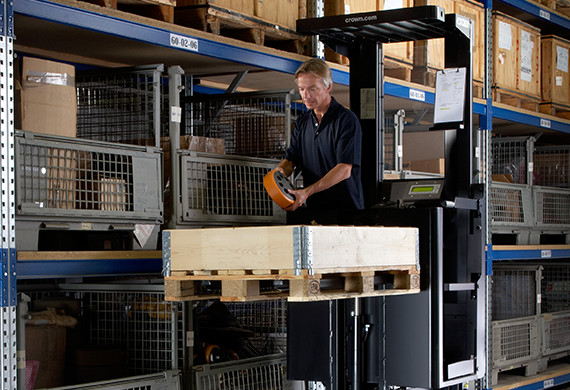 Crown LP 3520-1.0 order picker specs & dimensions (2020 - 2025 ...